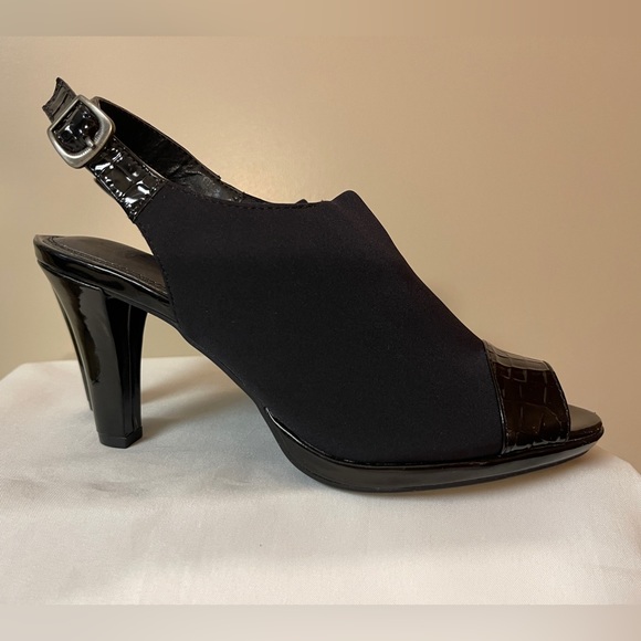 Life Stride | Shoes | Nwot Life Stride Soft System Heels Pumps ...